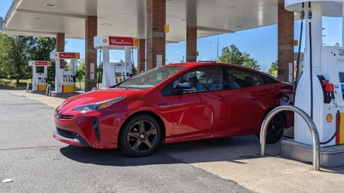 Toyota Prius MPG Gets Tested | Toyota Prius Gas Mileage Review
